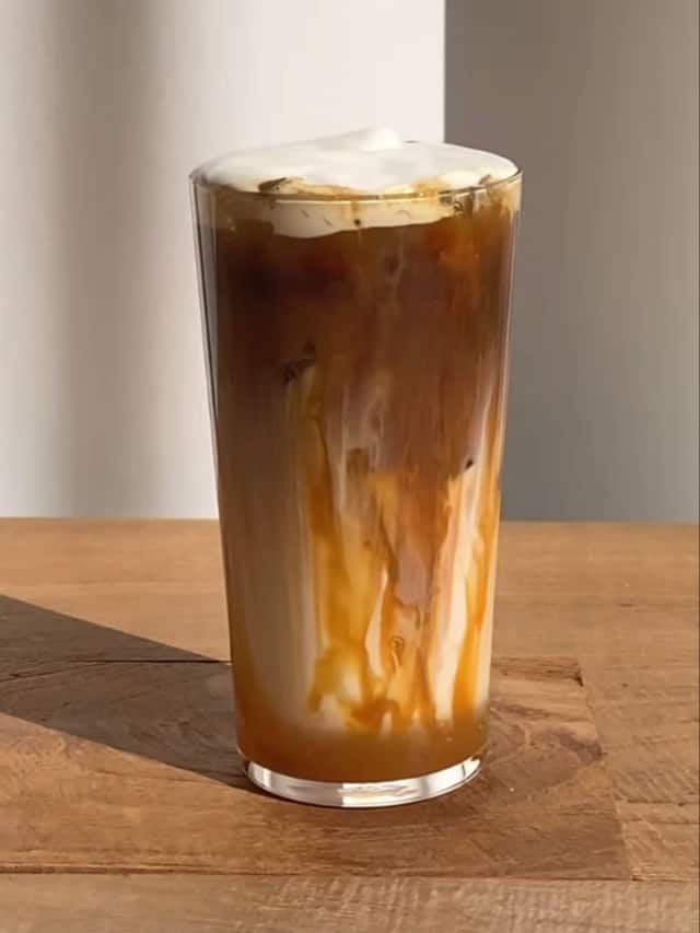 Hot outside, cool inside: 10 reasons to switch to cold coffee now