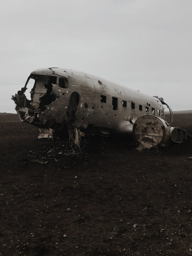 10 of the Deadliest Plane Crashes in History