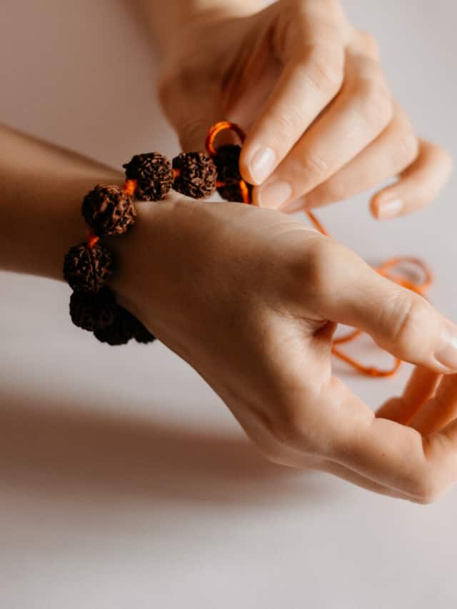 10 Essential Rules for Wearing Rudraksha