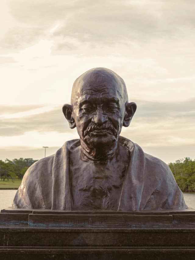 10 Timeless Life Lessons from Mahatma Gandhi
